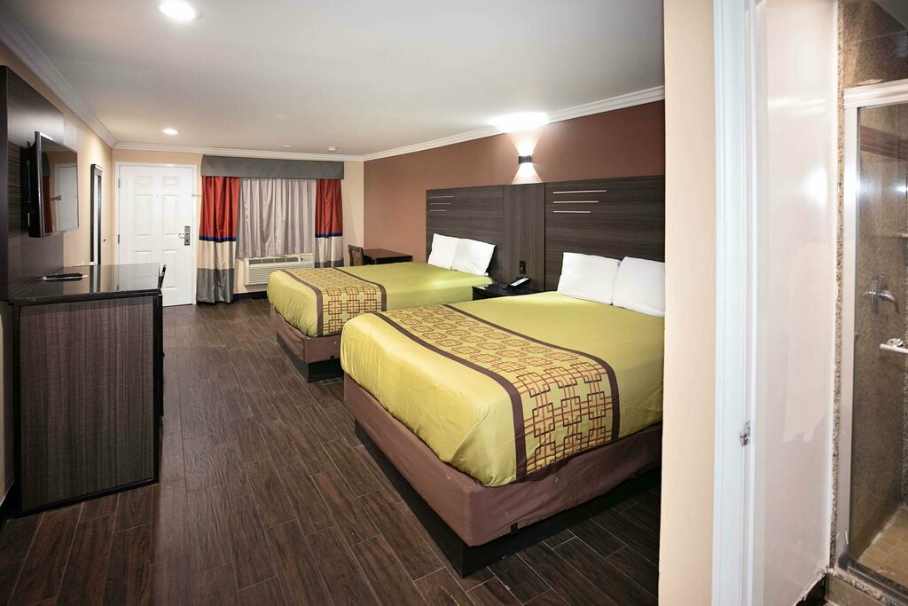 Otel Rodeway Inn & Suites, Bellflower, foto
