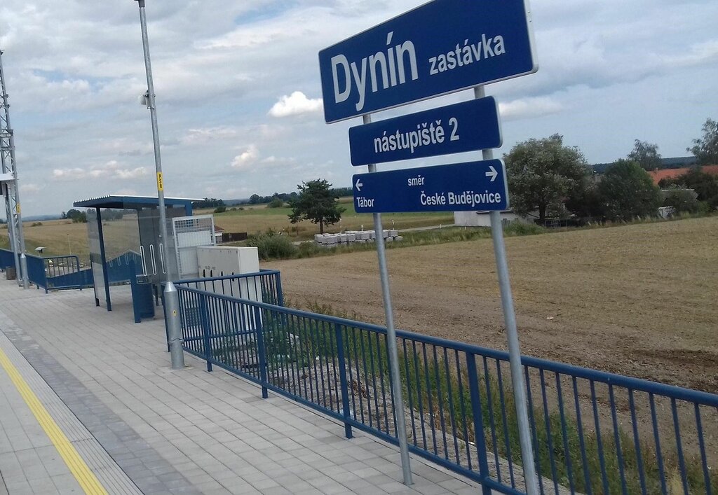 Tren istasyonu Dynin, Güney Bohemya Bölgesi, foto