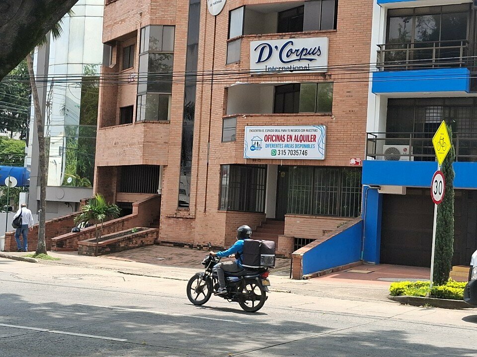 Emlak ofisi Oficinas EN alquiler, Cali, foto