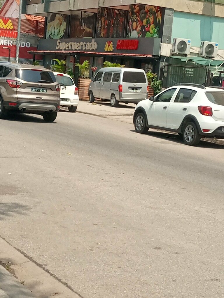 Süpermarket Minimo, Loanda, foto