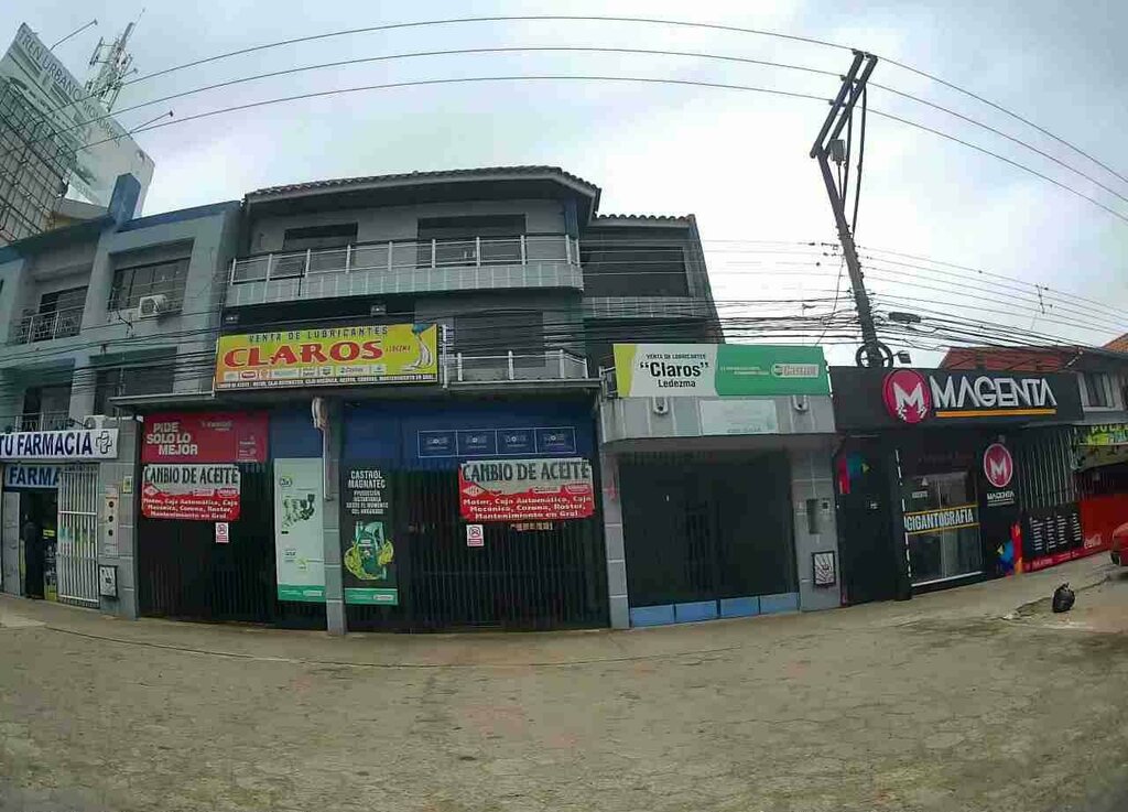 Motosiklet yedek parçaları Estacion de Servicio Claros, Santa‑Krus, foto