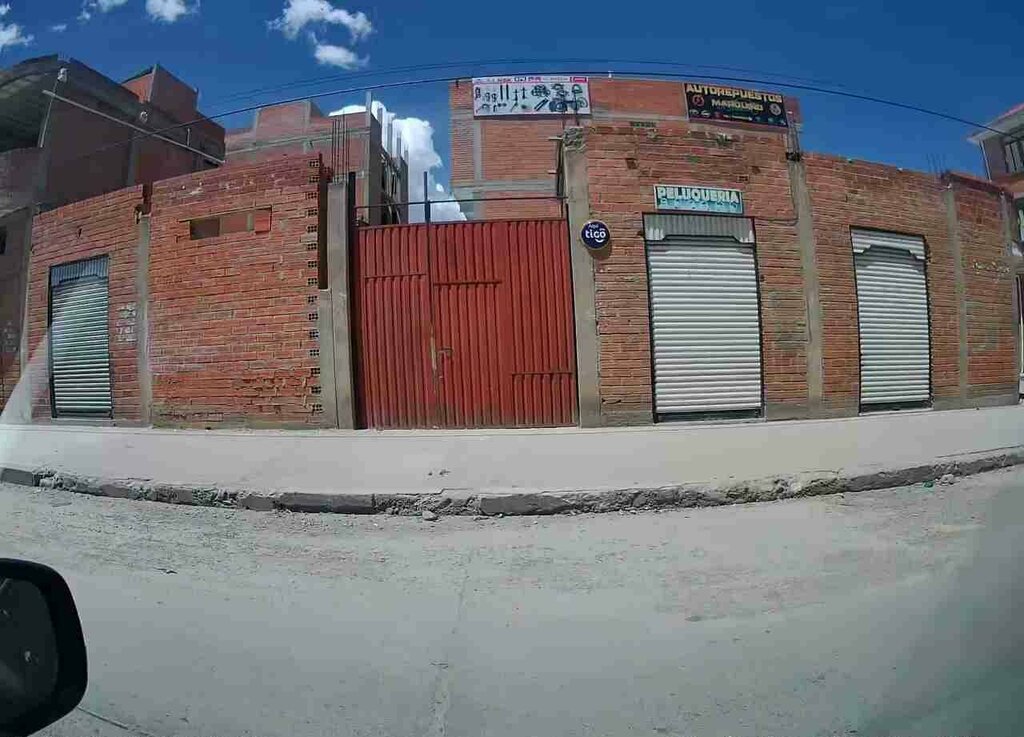 Motosiklet yedek parçaları Autorepuestos Marquiño, El Alto, foto