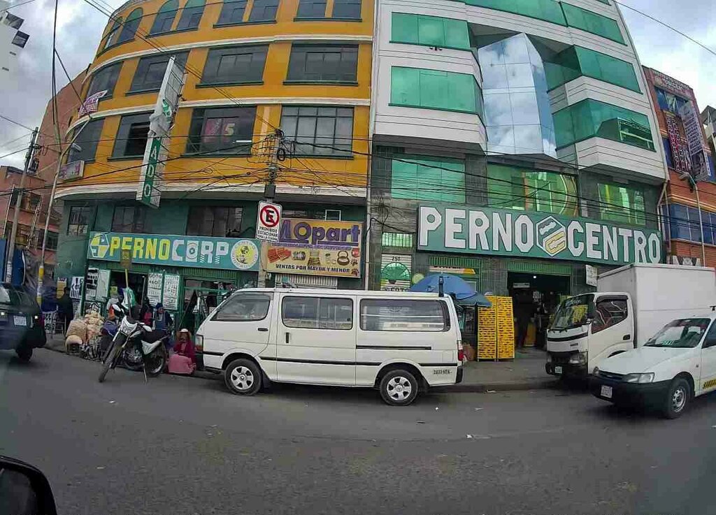 Motosiklet yedek parçaları Mopart, El Alto, foto