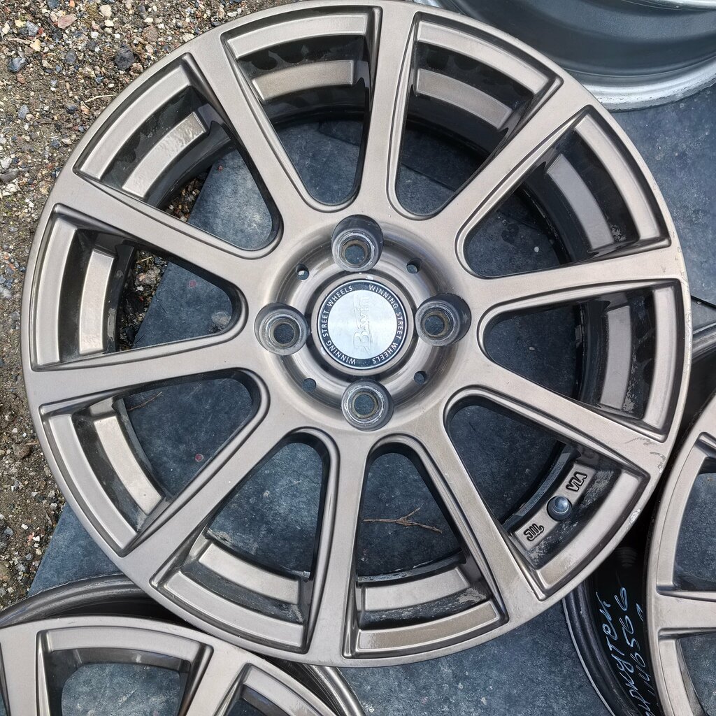 Jant ve lastikçiler Wheels from Japan, Irkutsk, foto