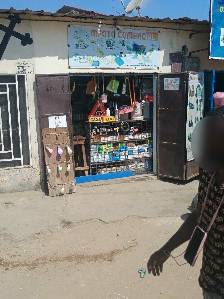 Motosiklet aksesuarları Mfoto Comércio, Loanda, foto