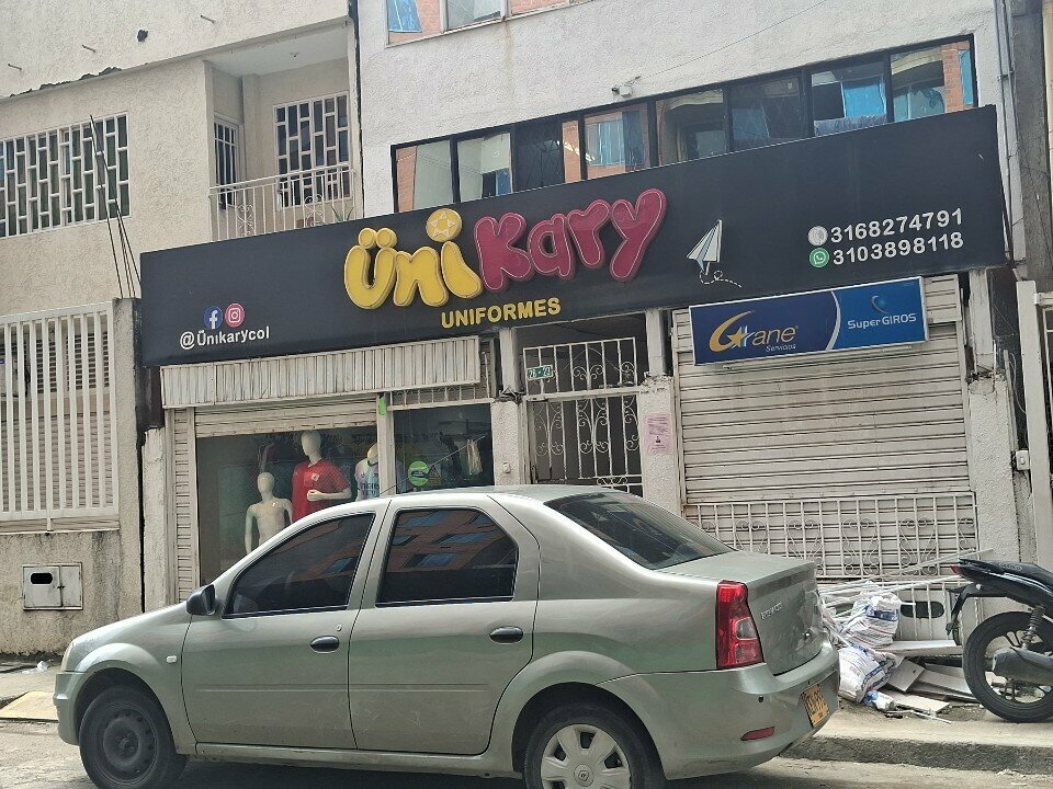 Giyim mağazası Üniformes Kary ~ punto de fábrica, Cali, foto