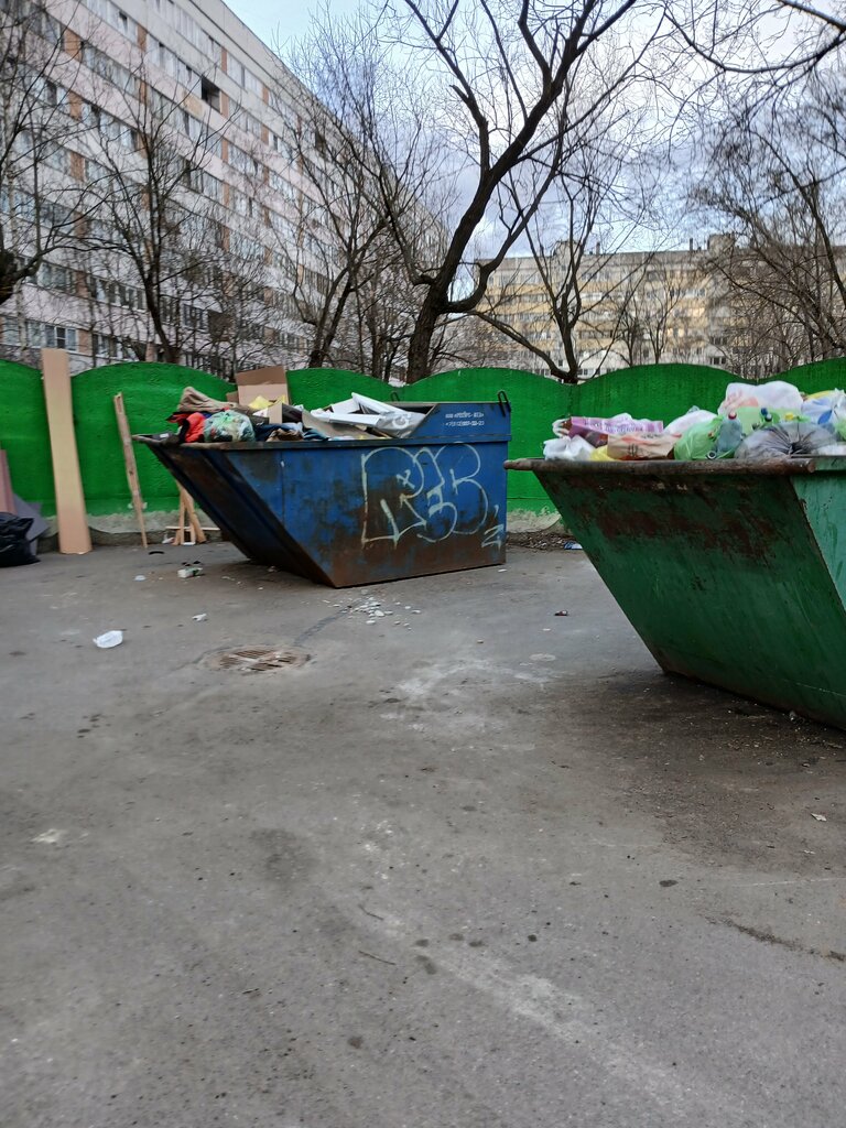 Çöp alanları Trash and garbage disposal area, Saint‑Petersburg, foto