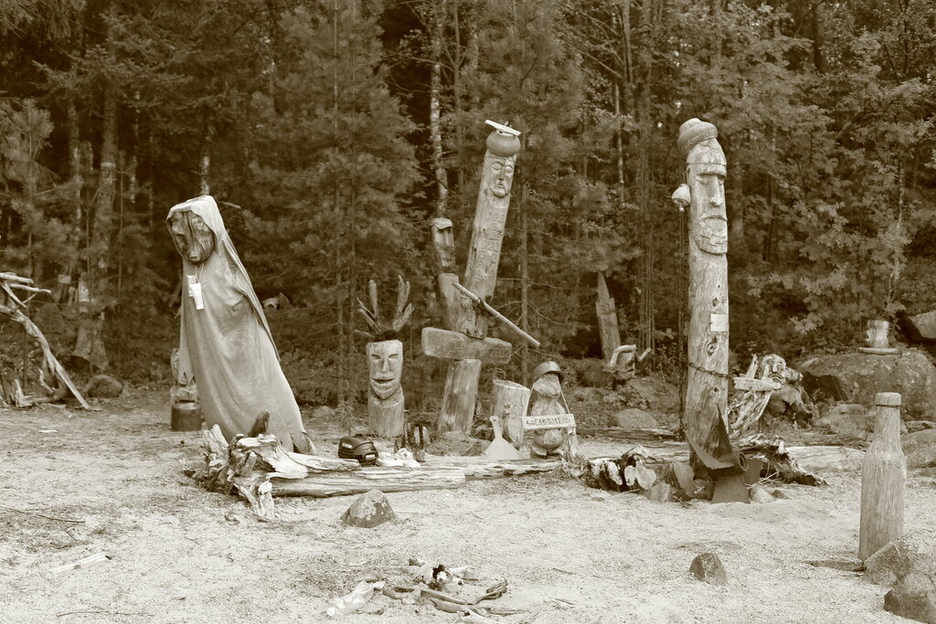 Turistik yerler Good Spirits Island, Karelya, foto