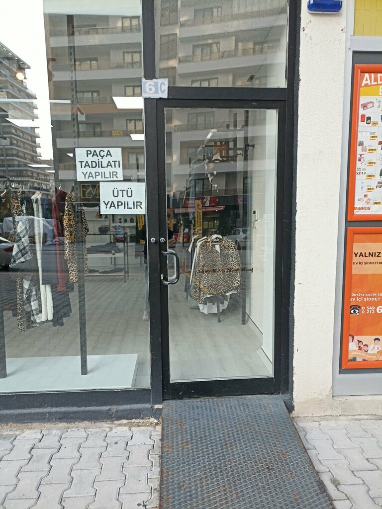 Giyim mağazası Esma Türkmen Luxury, Konya, foto