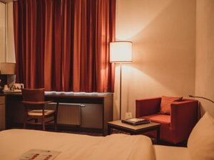 Hotel Gutshof Herborn (Hesse, Lahn-Dill-Kreis, Austraße, 81), otel  Herborn'dan