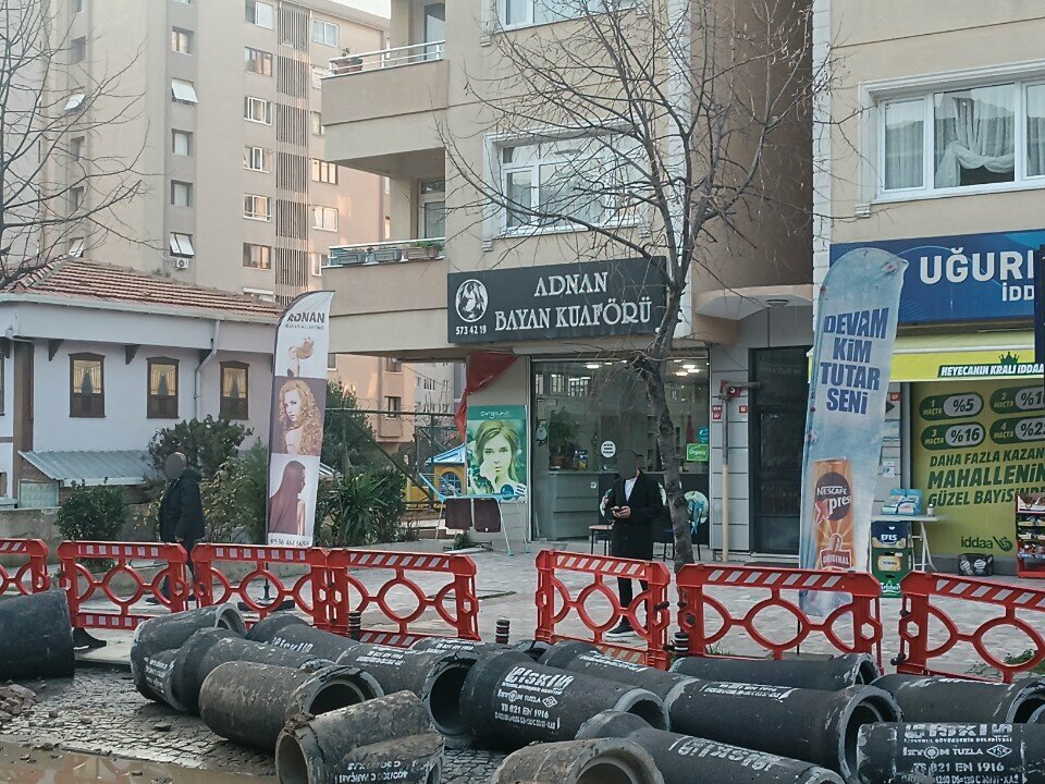 Kuaförler Adnan Bayan Kuaförü, İstanbul, foto