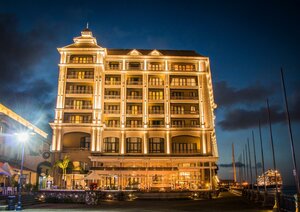 Labourdonnais Waterfront Hotel (Port Louis, Caudan Interchange), otel  Port Louis'den