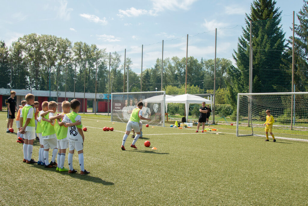 Spor kulüpleri Делеон детская футбольная академия, Kostroma, foto