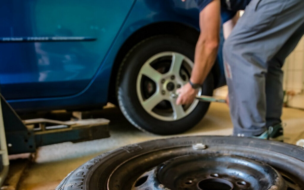 Oto lastik tamiri Converse SPb, Bişkek, foto