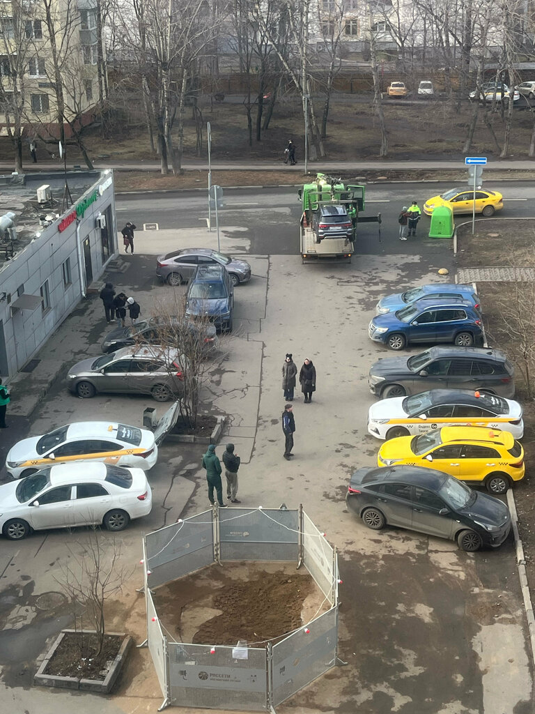 Otoparklar Parking lot, Moskova, foto