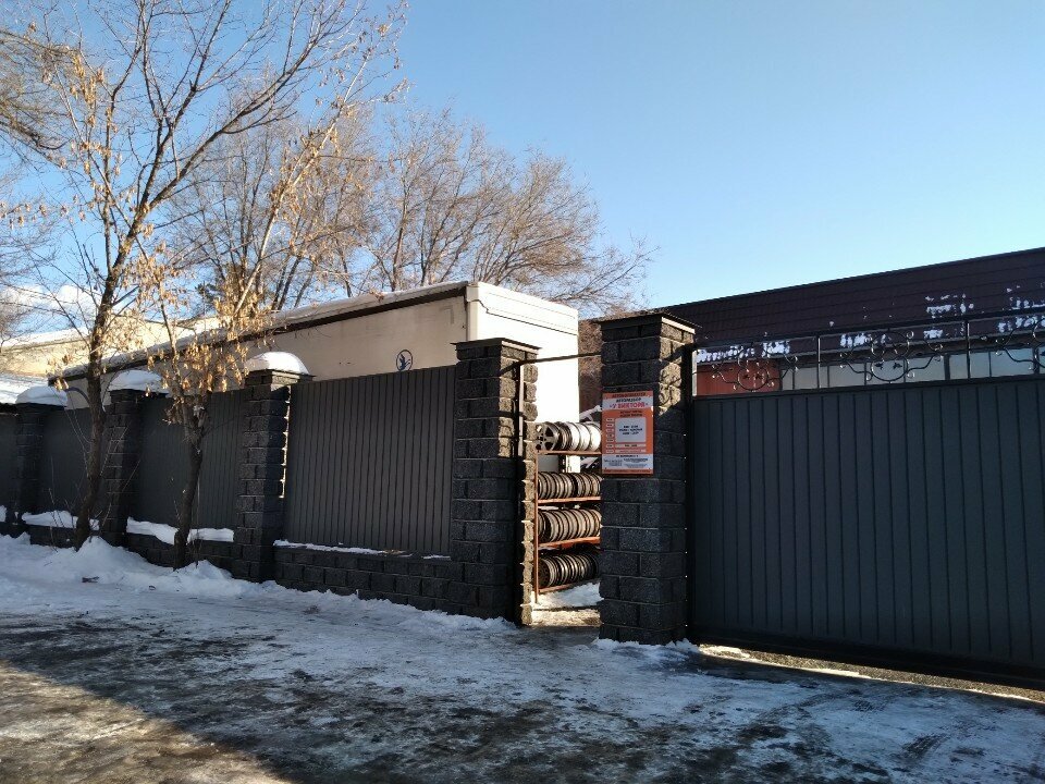 Çıkma yedek parça At Viktor's, Taldıkorgan, foto