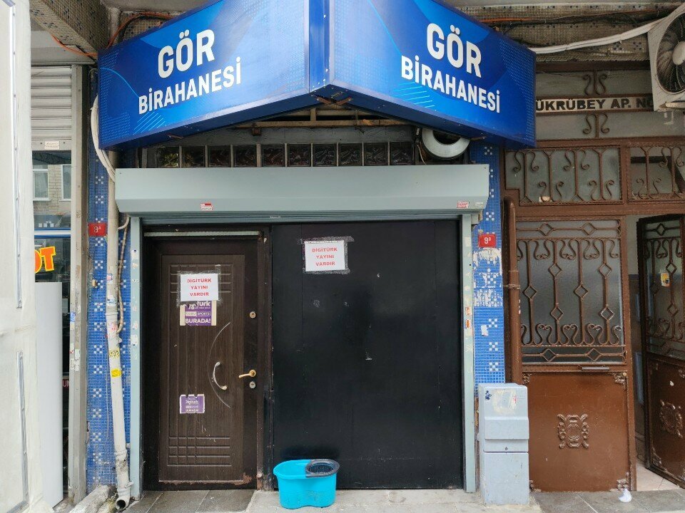 Bira dükkanı Gör Birahanesi, İstanbul, foto