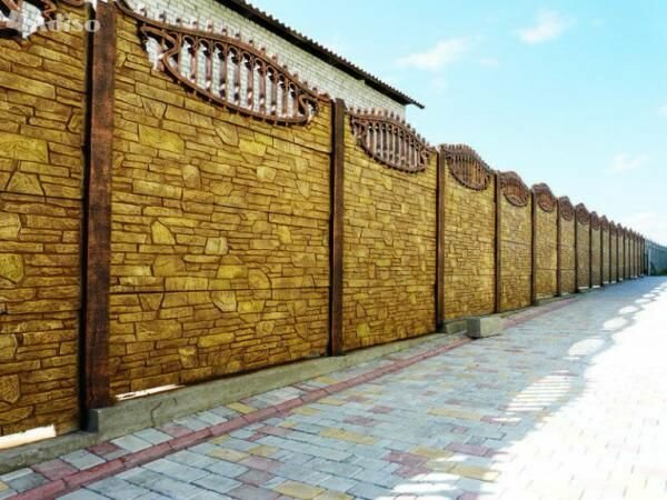 Çitler, parmaklıklar Ваш Забор, Kırım Cumhuriyeti, foto