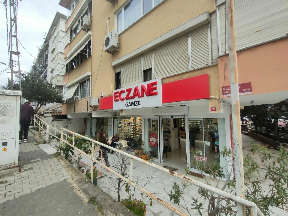 Eczaneler Gamze Eczanesi, İstanbul, foto