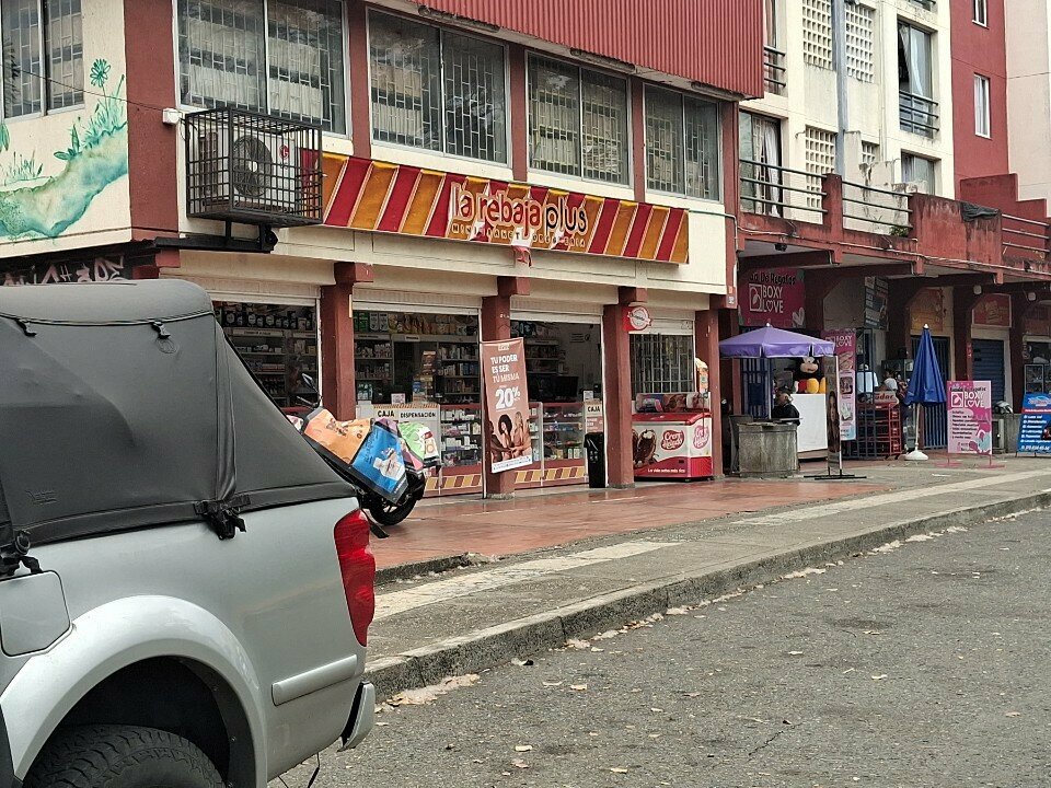 Eczaneler Drogueria la rebaja, Cali, foto