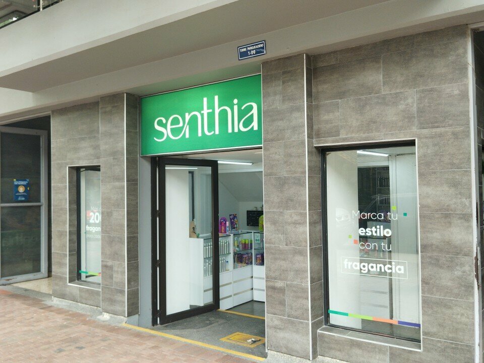 Kozmetik ve parfümeri mağazaları Senthia, Cali, foto