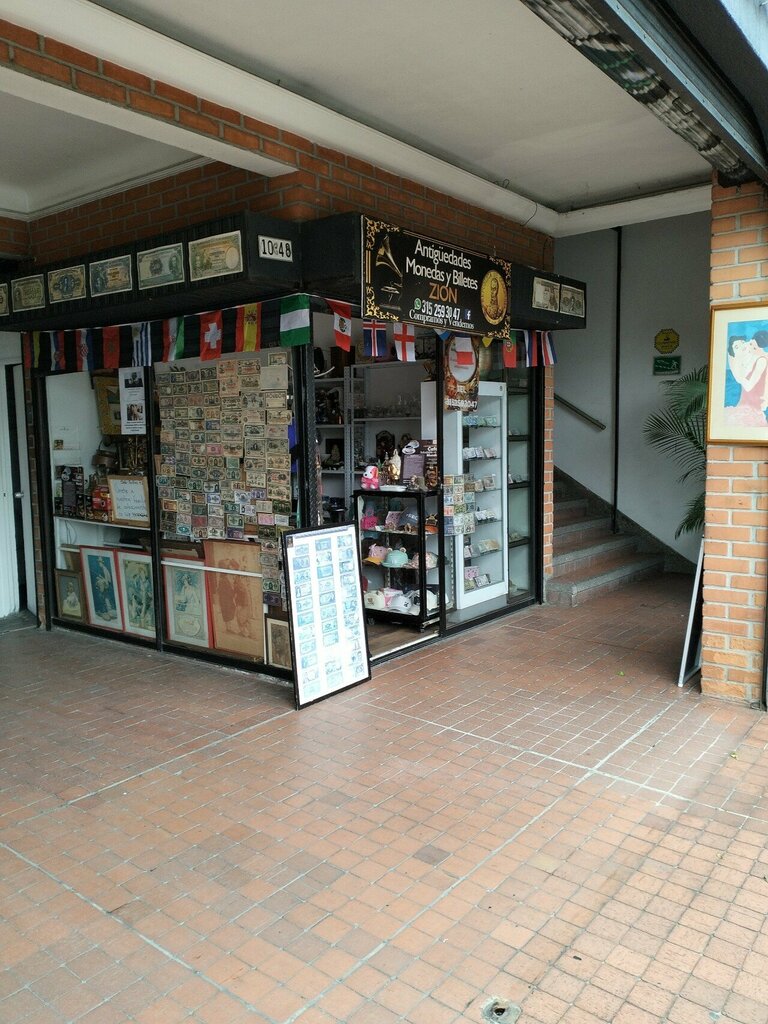 Antikacı dükkanları Zion Antiques Coins Bills, Medellin, foto