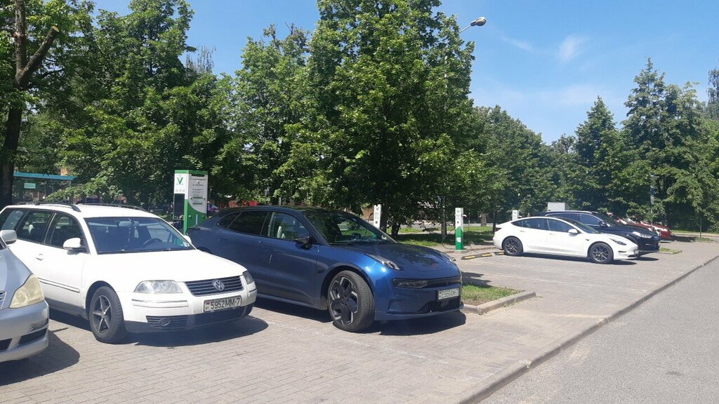 Elektrikli oto şarj istasyonları Маланка, Minsk, foto