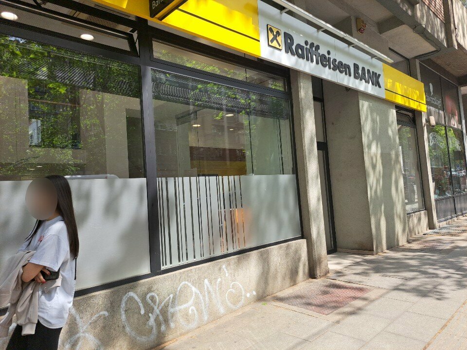 ATM'ler Raiffeisen Bank, Belgrad, foto