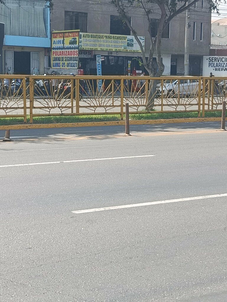 Otomobil yedek parçaları Auto Boutique Niño Ricardito, Lima, foto