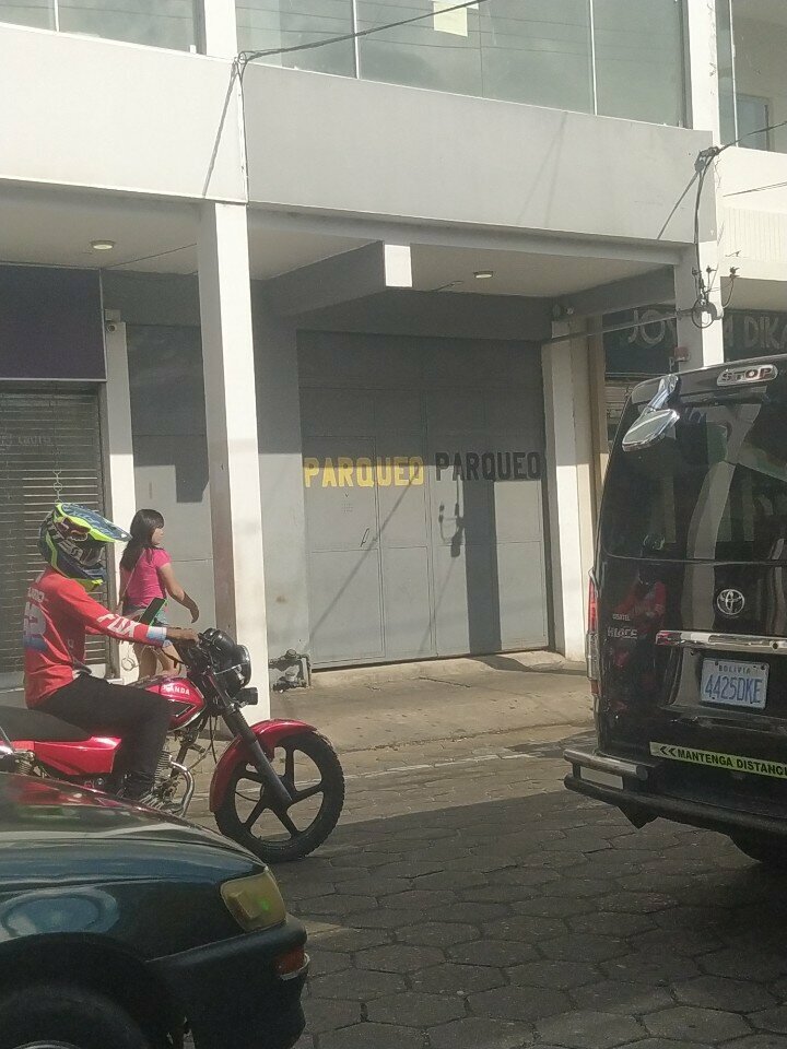 Otopark alanı Parqueo, Santa‑Krus, foto