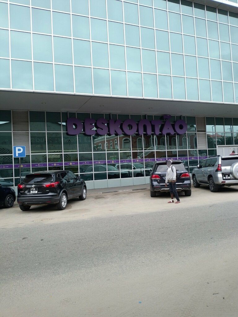 Giyim mağazası Deskontão, Loanda, foto