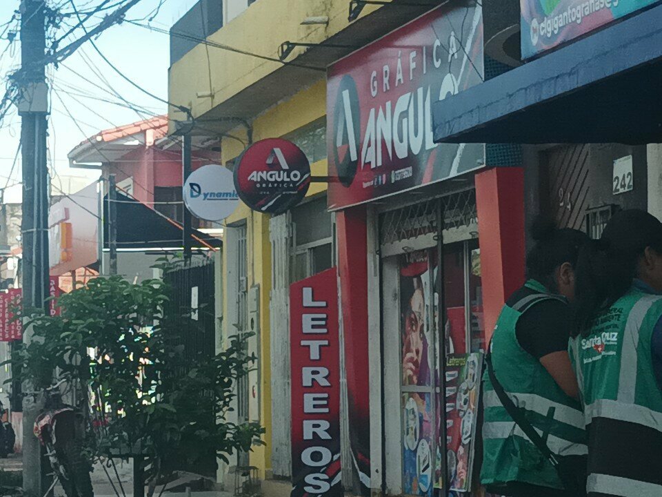 Grafik tasarımcılar Gráfica Angulo, Santa‑Krus, foto