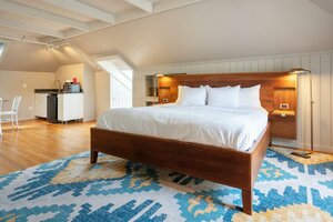 Oakhurst Inn at the University (Virginia, Charlottesville city), otel  Charlottesville'den