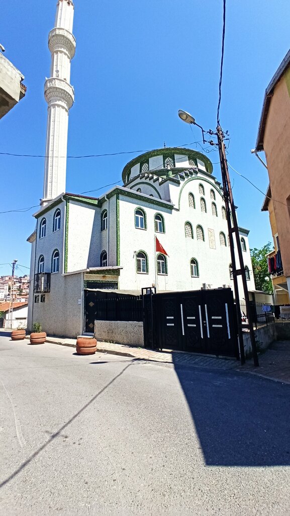 Cami Gülsuyu Gül Cami, İstanbul, foto