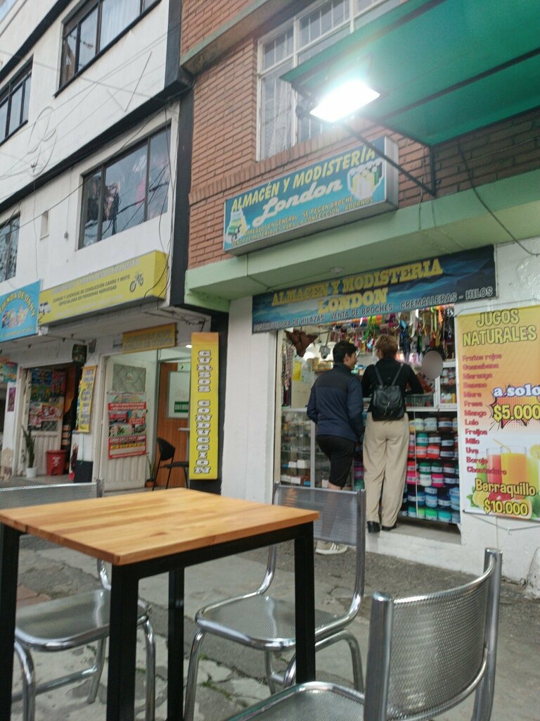 Dikiş malzemeleri Almacén y Modisteria London, Bogota, foto