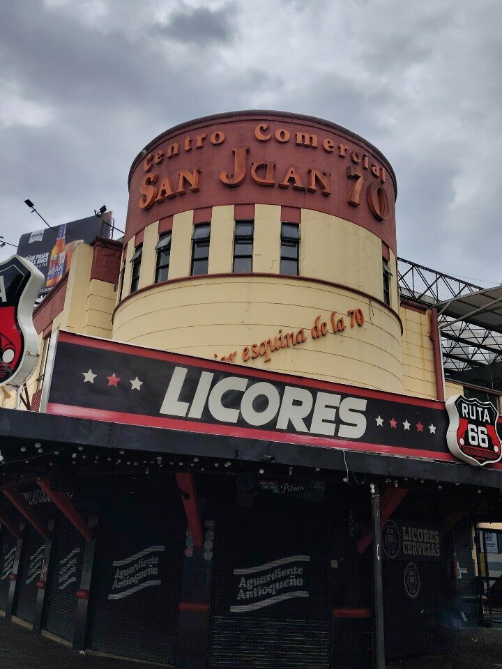 Alışveriş merkezleri Centro Comercial San Juan 70, Medellin, foto