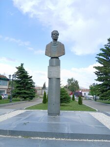 Самвел Кочарянц (Gegharkunik Region, Gavar), anıt, heykel  Gavar'dan