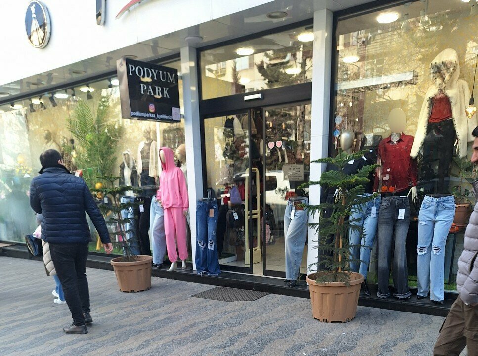 Giyim mağazası Clothing Store Podyum Park, Bakü, foto