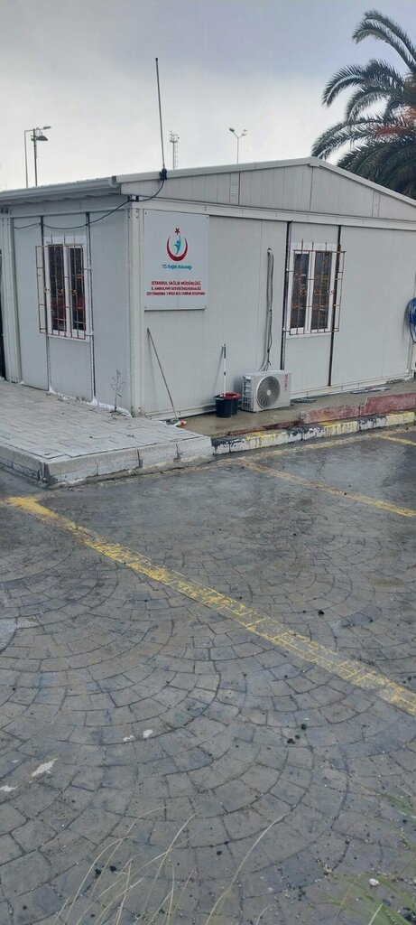 Acil yardım hizmeti İsm Acil servis istasyonu, İstanbul, foto