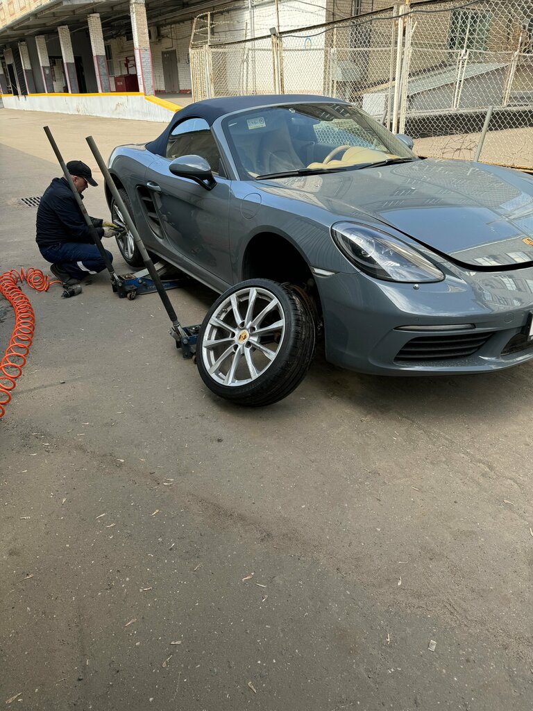 Jant ve lastikçiler Germantyres, Moskova, foto