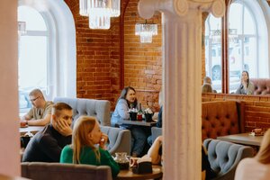 Мидийный дом (Moskovskaya Street No:4, Kirov), kafe  Kirov'dan