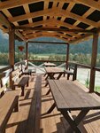 Уют у Катуни (Naberezhnaya ulitsa No:21, selo Chemal), otel  Altay Cumhuriyeti'nden