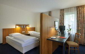 Vienna House Easy Bad Oeynhausen (Morsbachallee No:1, Löhne, Bad Oeynhausen), otel  Bad Oeynhausen'den