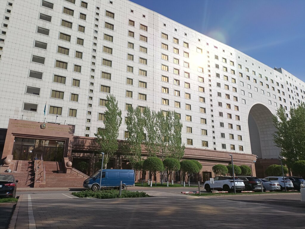 Para transferleri Gold Crown, Astana, foto
