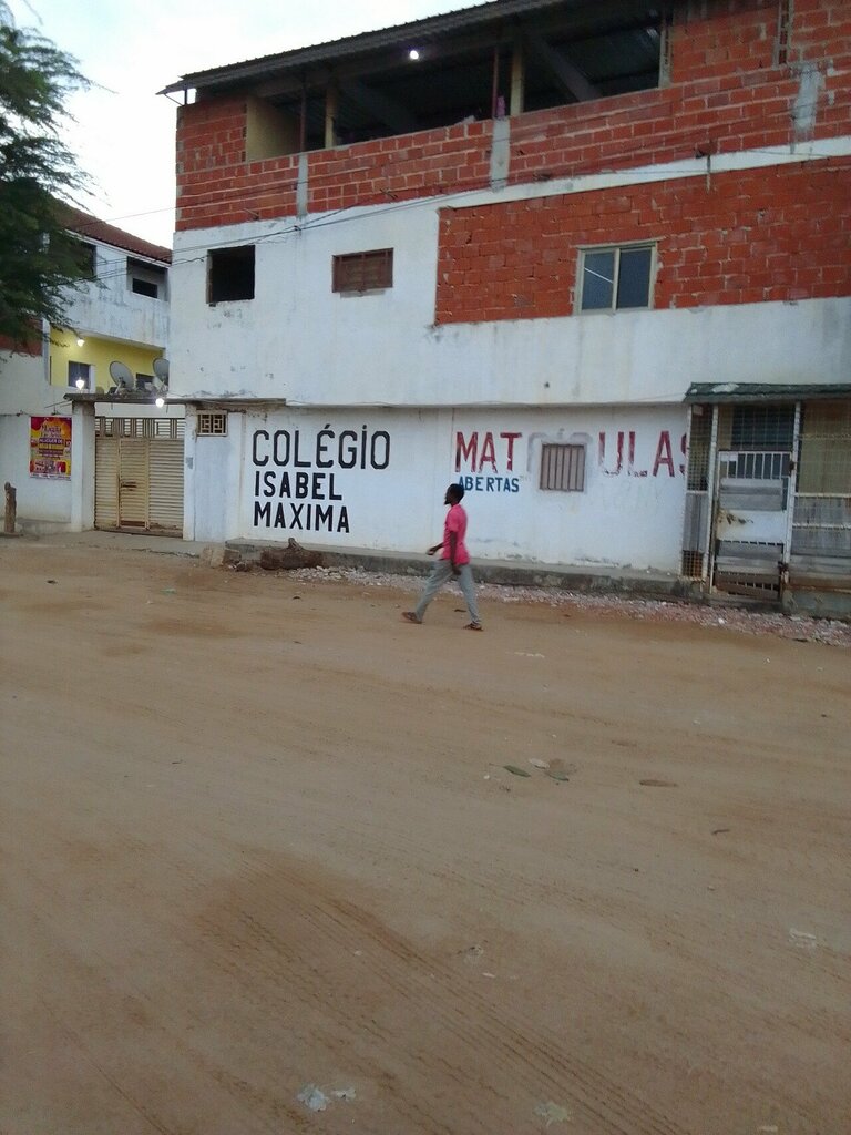 Yüksekokul Colégio Isabel Maxima, Loanda, foto