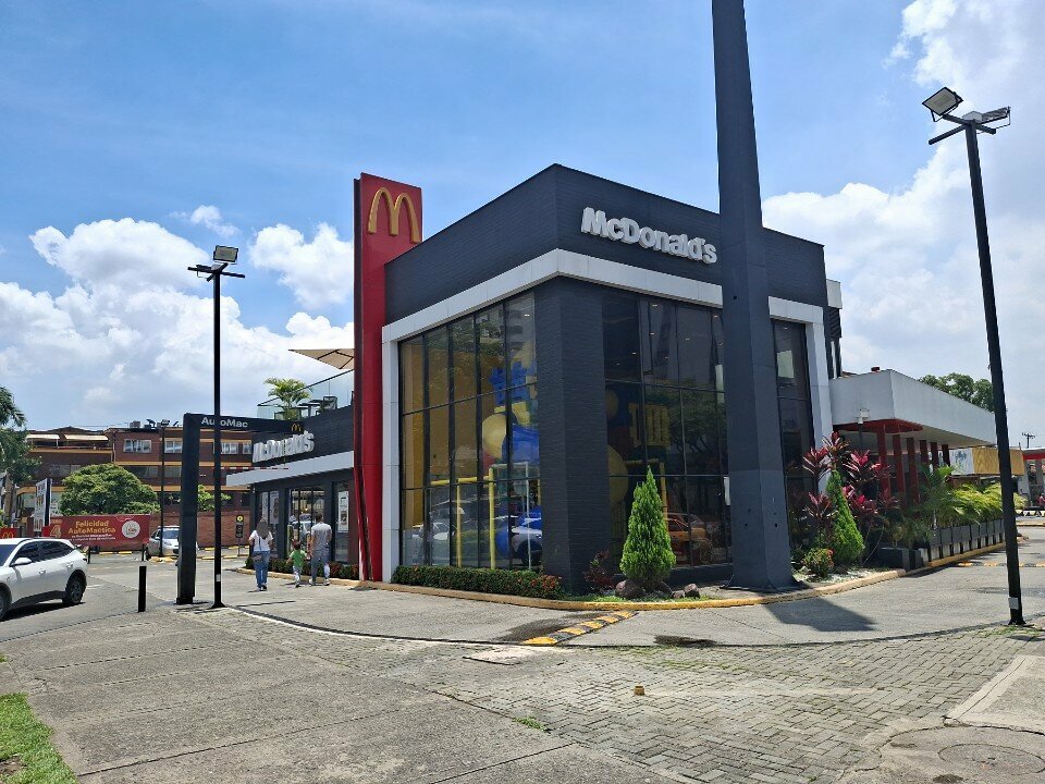 Restoran McDonald's, Cali, foto