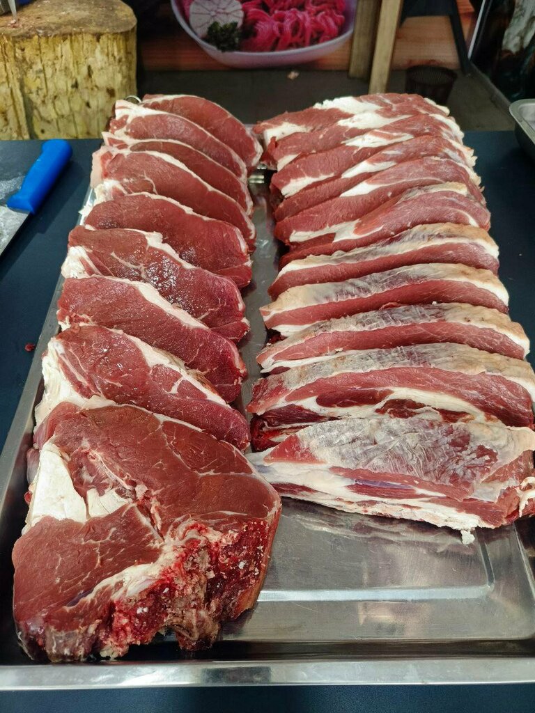 Kanatlı hayvan ürünleri ve yumurta Zomin Go'sht Markazi, Cizzak eyaleti, foto