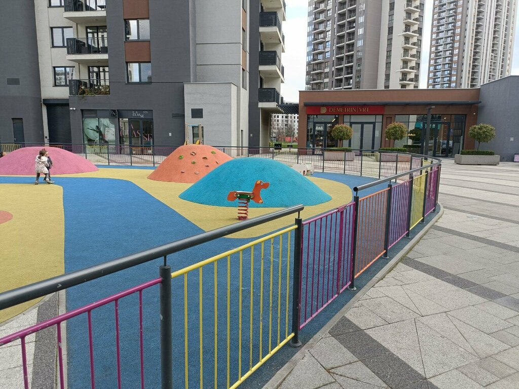 Oyun alanı Playground, Belgrad, foto