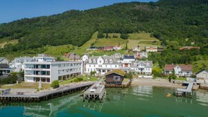 Leikanger Fjord (Strandavegen No:1), otel  Leikanger'den