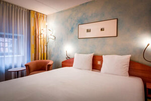 City Hotel Groningen (Gedempte Kattendiep No:25), otel  Groningen'den